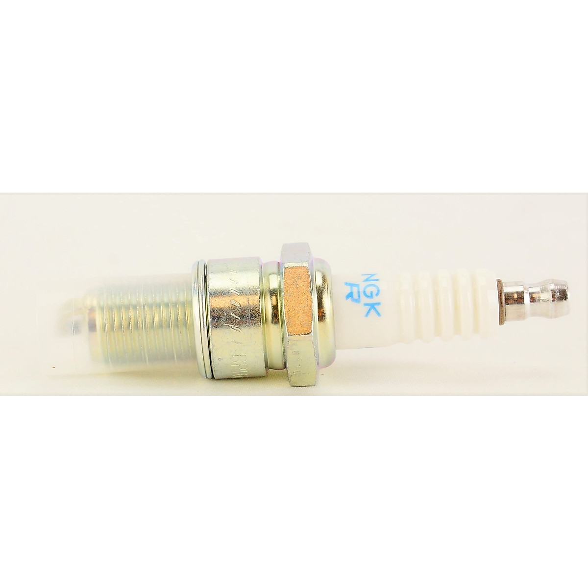 New NGK Standard Spark Plug BPR6ES, 7131 Set of 4 Spark Plugs