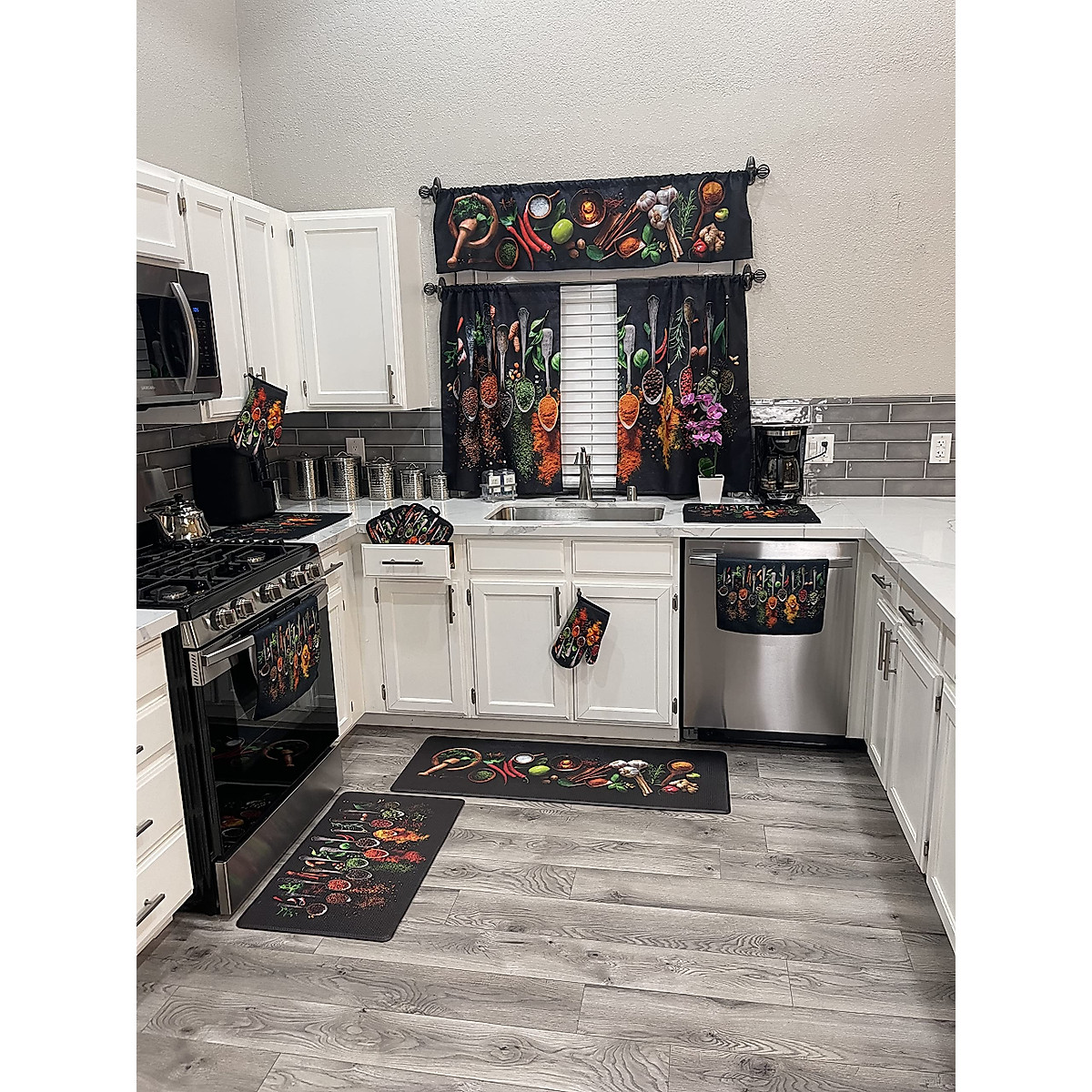 UpNUpCo Artistic Colorful Oven Mitts - Unique & Cute - Soft & Safety - Quilted & Padded - Heat Resistant - Beautiful Kitchen Gloves - Chef Gloves - Spicy Oven Mitt 2 Pieces - 7" x 10" x 1"