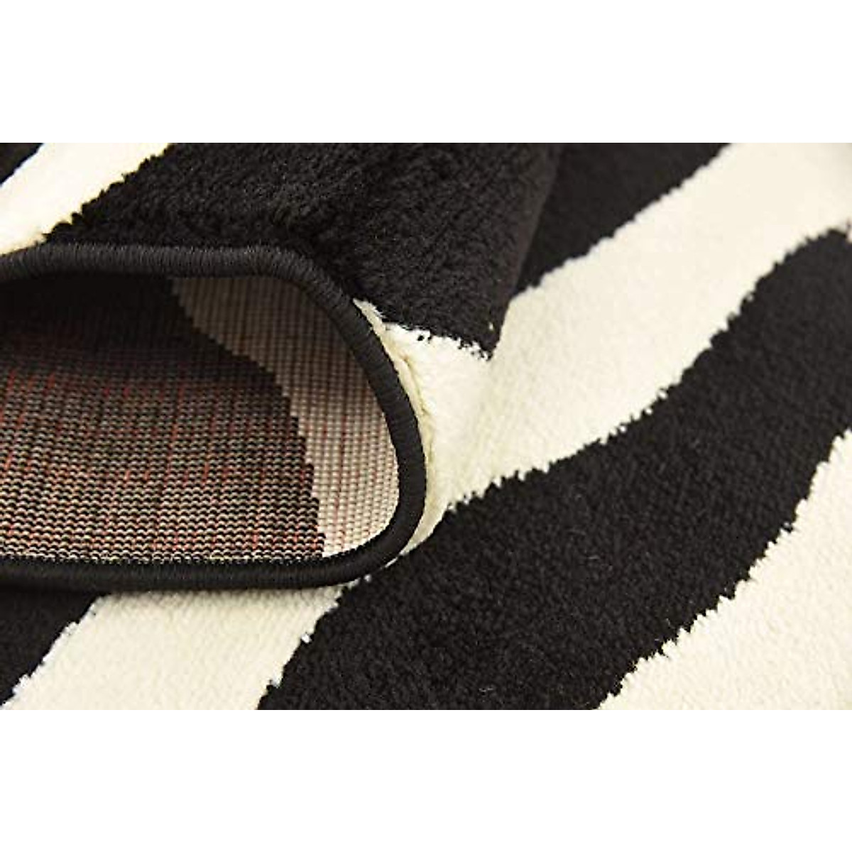 Unique Loom Wildlife Collection Animal Inspired with Zebra Design Area Rug, 6 x 9 ft, Black/Ivory