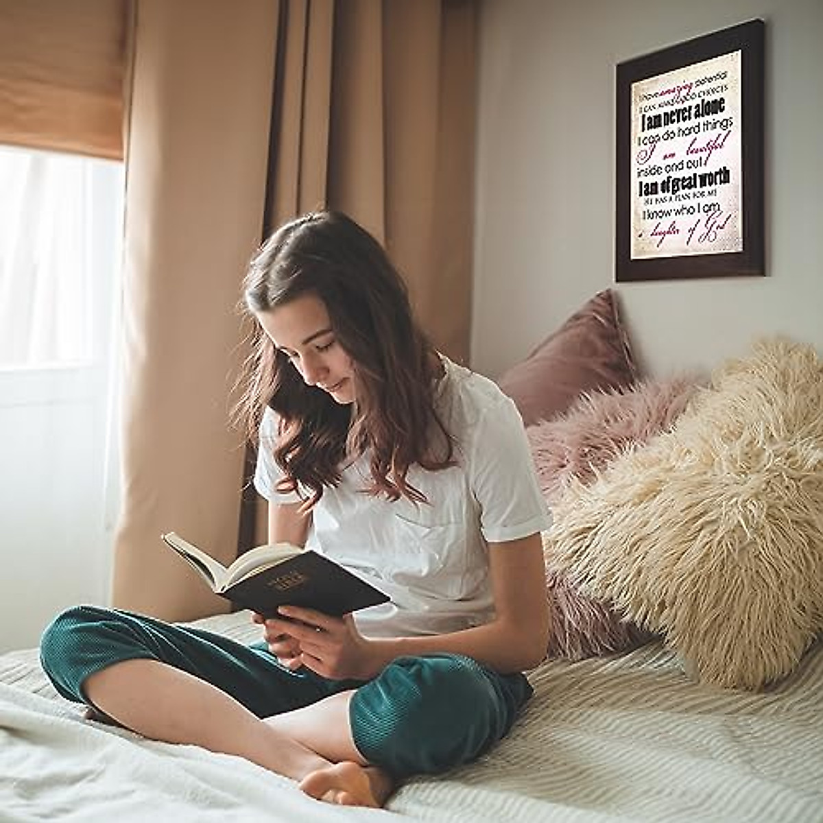 I Am Amazing Daughter of God - Spiritual Wall Art. Modern Typographic Inspirational Wall Art. Ideal For Home Decor, Office Decor, & Bedroom Decor. Perfect Gift For Daughters. Unframed - 8x10"