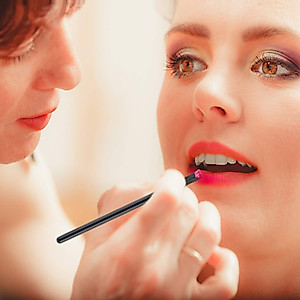 Shappy 200 Pieces Disposable Lip Gloss Brushes Lipstick Wands Applicator Multi-functional Makeup Cosmetic Brush Flat Brush Tools for Women Girls