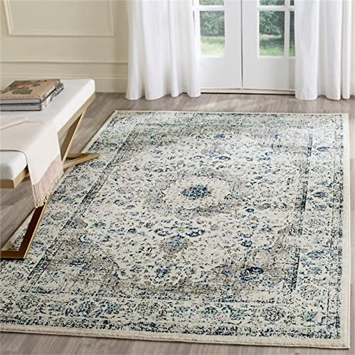 SAFAVIEH Evoke Collection 5'1" Round Ivory/Grey EVK220D Shabby Chic Oriental Medallion Non-Shedding Dining Room Entryway Foyer Living Room Bedroom Area Rug