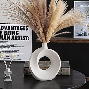 White Vase for Home Decor, Round Ceramic Vases for Modern Farmhouse Decor Kitchen Decor Living Room Decor Coffee Table Decor Shelf Decor Rustic House Decor Bookshelf Decor Pampas Grass Flower Decor