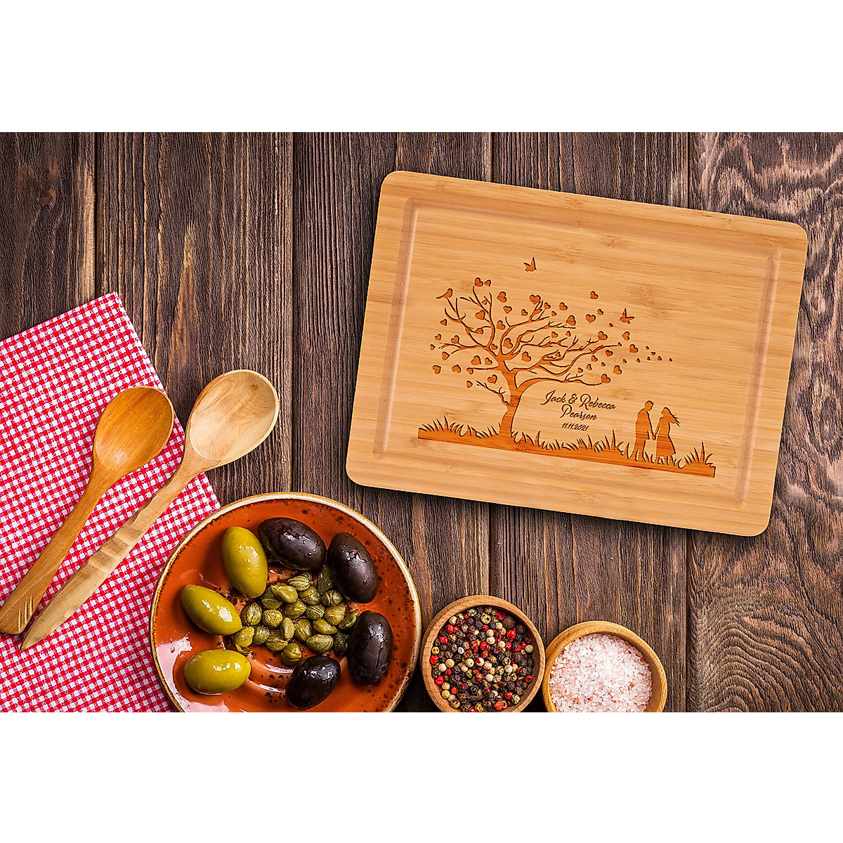 Family Love Tree Personalized Cutting Board, Custom Couple Names cutting board, Laser engraved Chopping board for Wedding, anniversary, Mother's Day gift