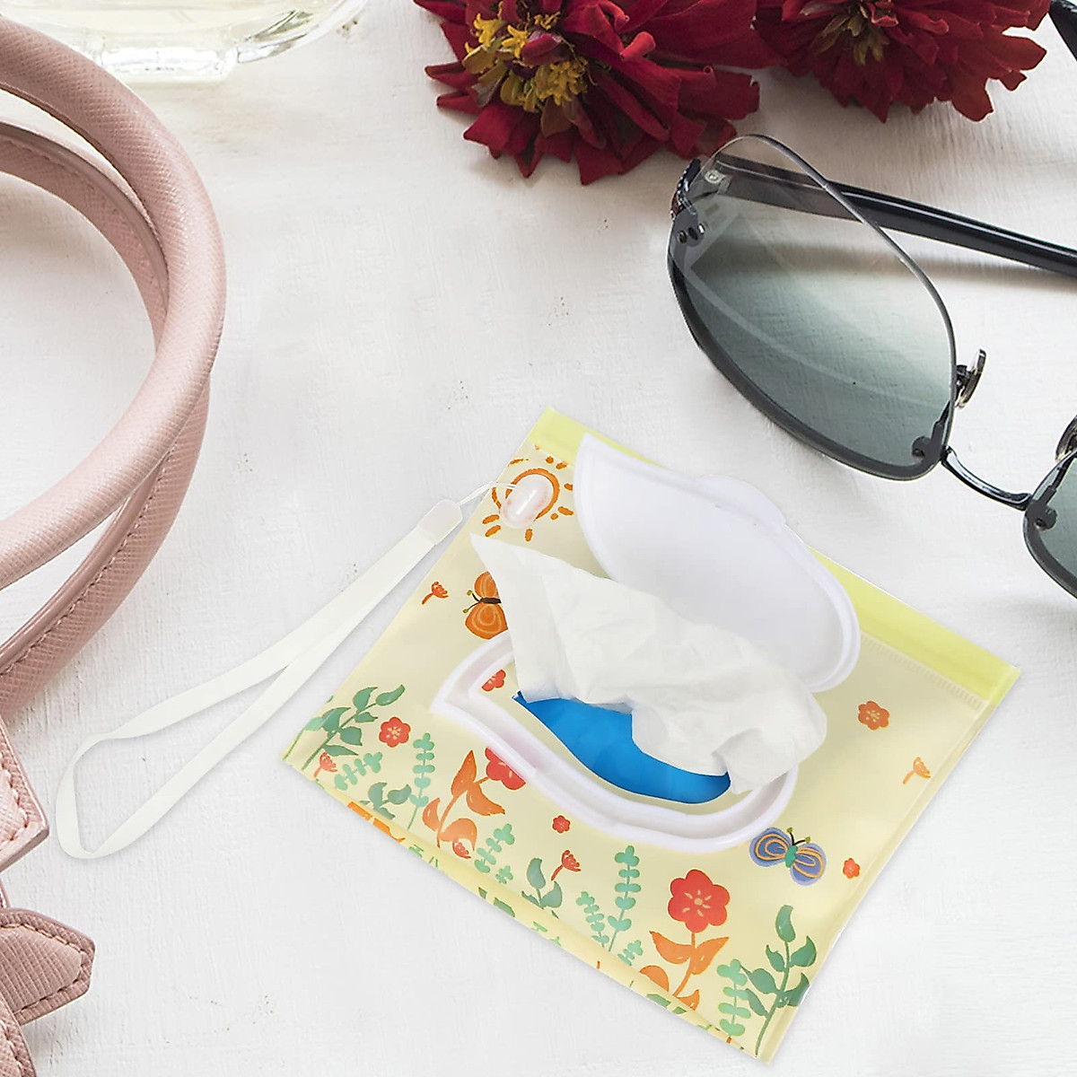 Toyvian Portable Wet Wipe Pouch: 4 Pieces Flower Pattern Wipe Dispenser Container- Refillable Reusable Baby Travel Diaper Wipe Carrying Case Holder