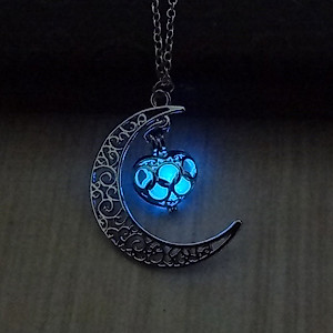Fineder 4 Colors Luminous Series Moon Love Heart Pendant Necklace Fluorescent Necklace, Glow in the Dark Necklace