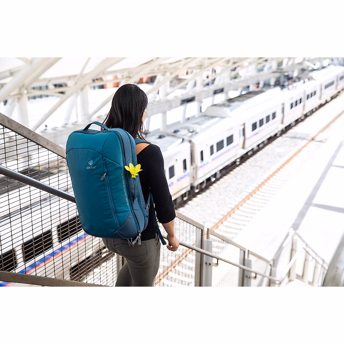 Deuter AViANT Carry on Pro 36 SL Women’s Travel Backpack - Denim/Arctic