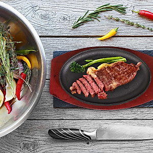 Yardwe Cast Iron Steak Pan, Round Sizzling Plate Fajita Skillet Steak Plate with Wooden Base for Kitchen Restaurant