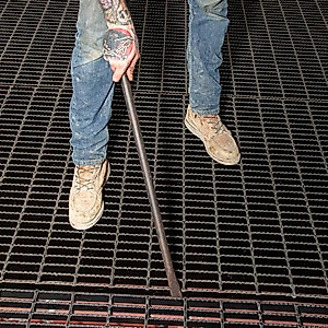 Klein Tools 3248 Round 7/8-Inch x 30-Inch Connecting Bar, Made in USA, Sleever Bar for Aligning, Prying and Chiseling