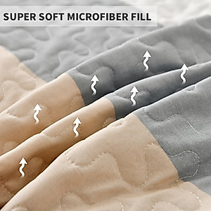 Dinjoy Grey Boho Quilt King Striped Khaki Bedspread Lightweight Boho 3 Pieces Reversible Quilt Set Micofiber Farmhouse Quilt Set with 2 Pillowcases for All Seasons Fall (Gray Striped Quilt)