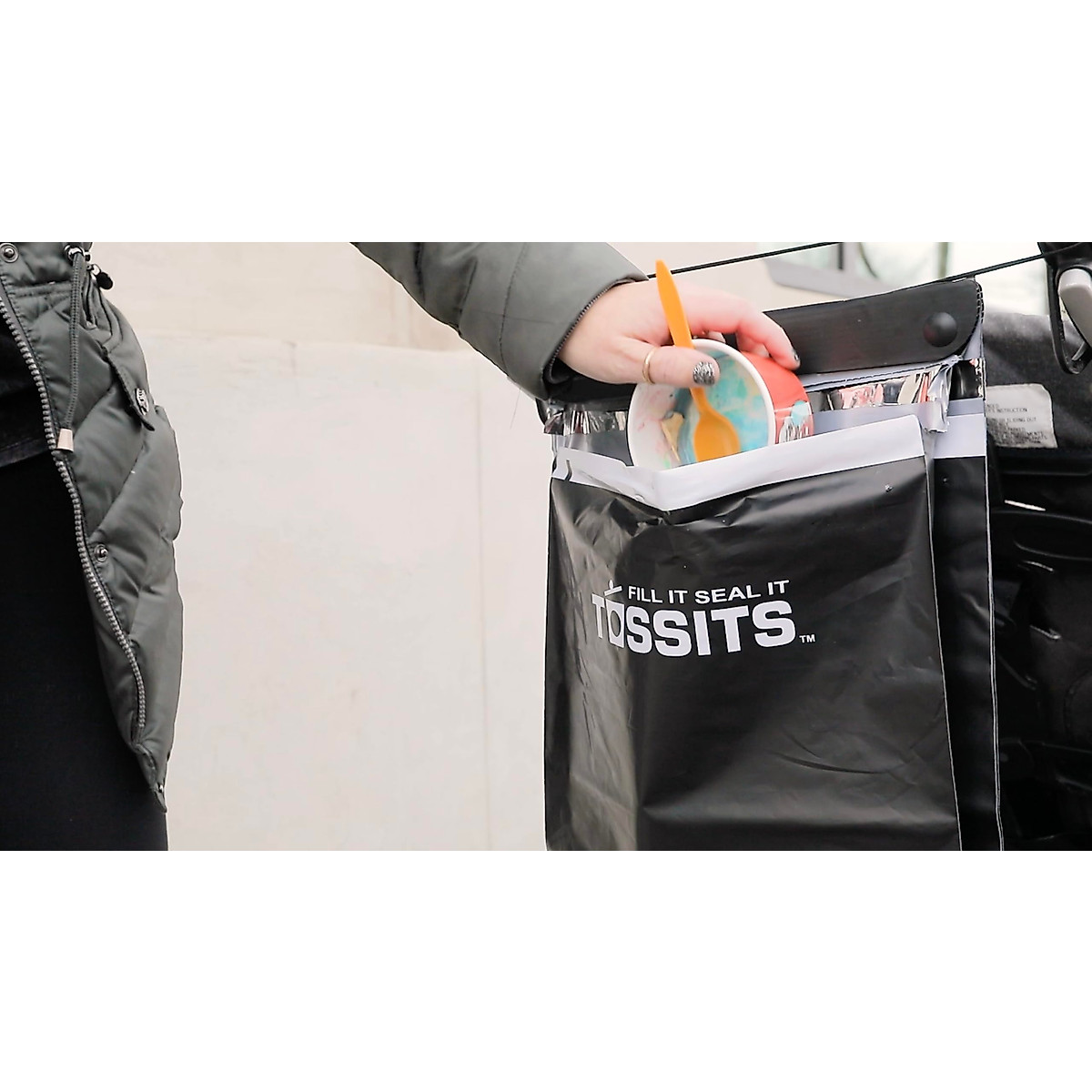 Tossits Disposable Garbage Bags (Set of 7) - Leakproof, Smellproof - Large, Car-Friendly