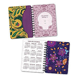 Sugar Skull 2022 - 2023 On-the-Go Weekly Planner: 17-Month Calendar with Pocket (Aug 2022 - Dec 2023, 5" x 7" closed)