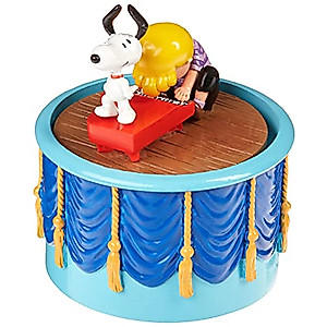Department 56 Peanuts Village Accessories Snoopy Dancing Animated Musical Figurine, 3.71 Inch, Multicolor