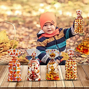 Thanksgiving Treat Bags, 100PCS Thanksgiving Goodie Bags with Twist Ties, Thanksgiving Gift Bags Plastic Candy Bags Cellophane Treat Bags Party Favor Bags Cookie Bags Fall Pumpkin Maple Leaves Bulk