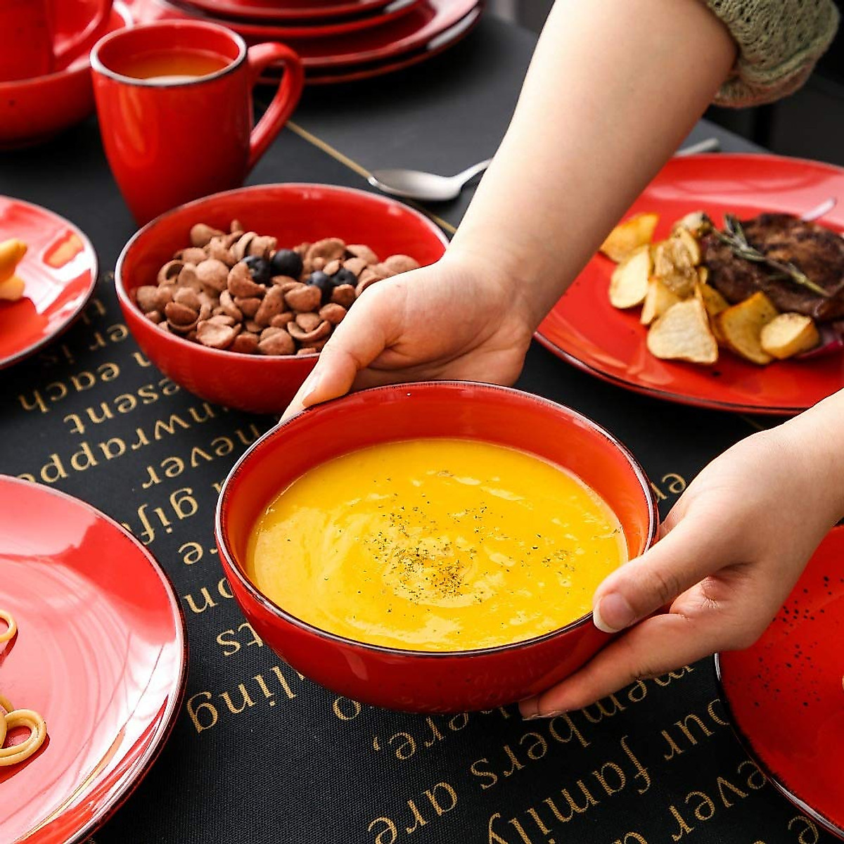 TBGFPO Red 32-Piece Ceramic Stoneware Dinner Plate Set with Dinner Plate, Dessert Plate, 800ml Bowl, 380ml Mug Set