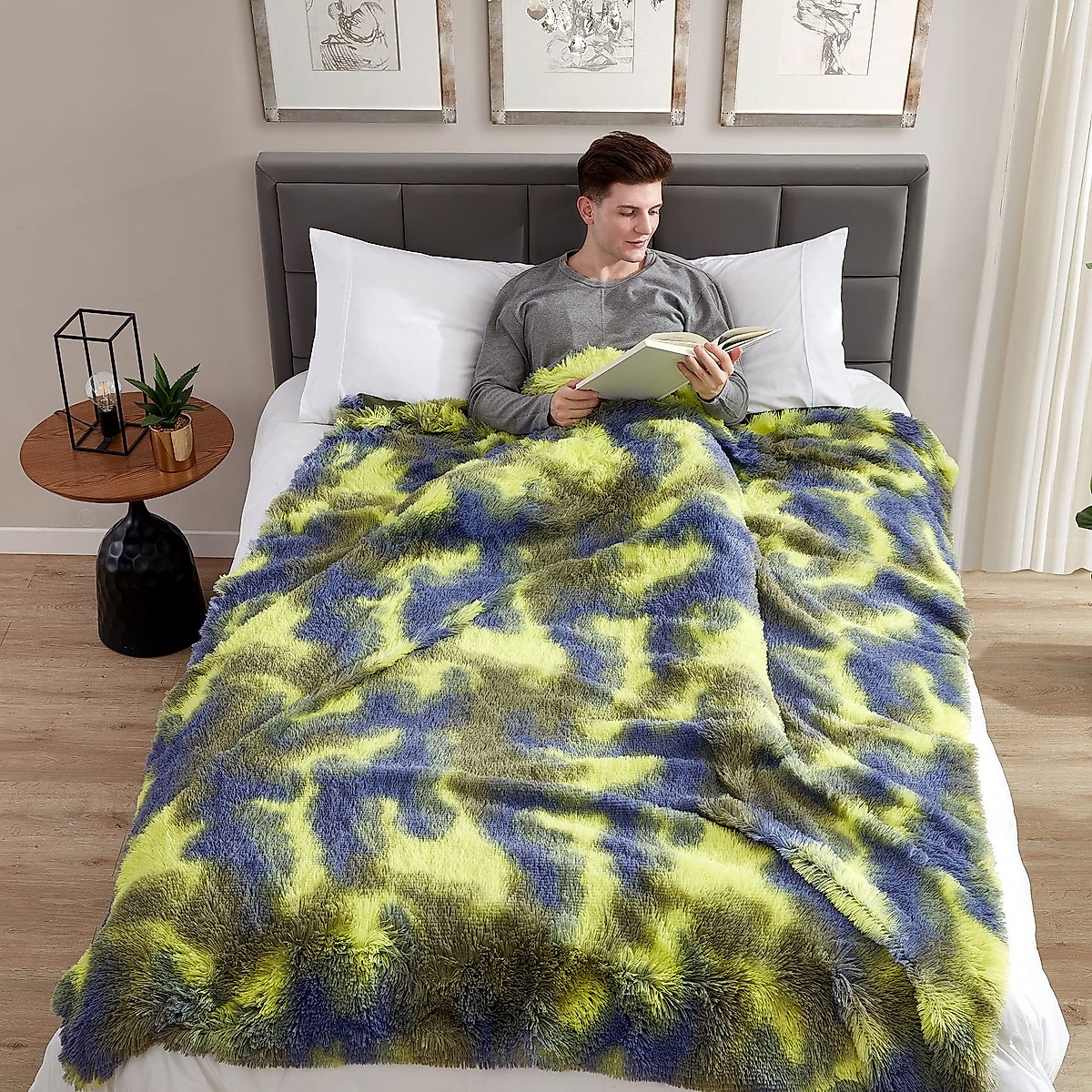 Jillche Bed Fluffy Blanket W/Camo Fur, Ultra Soft Throw Blanket for Kids & Teen, Warm Fuzzy Blankets and Throws for Bed, Stylish Tie Dye Faux Fur Blanket as Gift for Boys, Fall Blanket 50 x 60 Inches