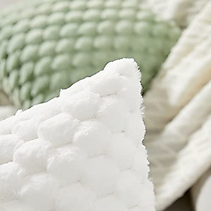 Yaertun Pack of 2 Super Soft Cozy Decorative Throw pillow covers Fuzzy Plush Faux Fur Luxury Cushion Cover Pillowcase for Sofa Couch Bed Livingroom 18x18 Inch White