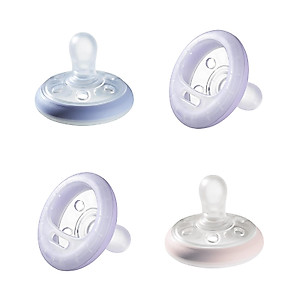 Tommee Tippee Breast-Like Pacifier Night, Glow in The Dark, Skin-Like Texture, Symmetrical Design, BPA-Free, 6-18m, 4-Count