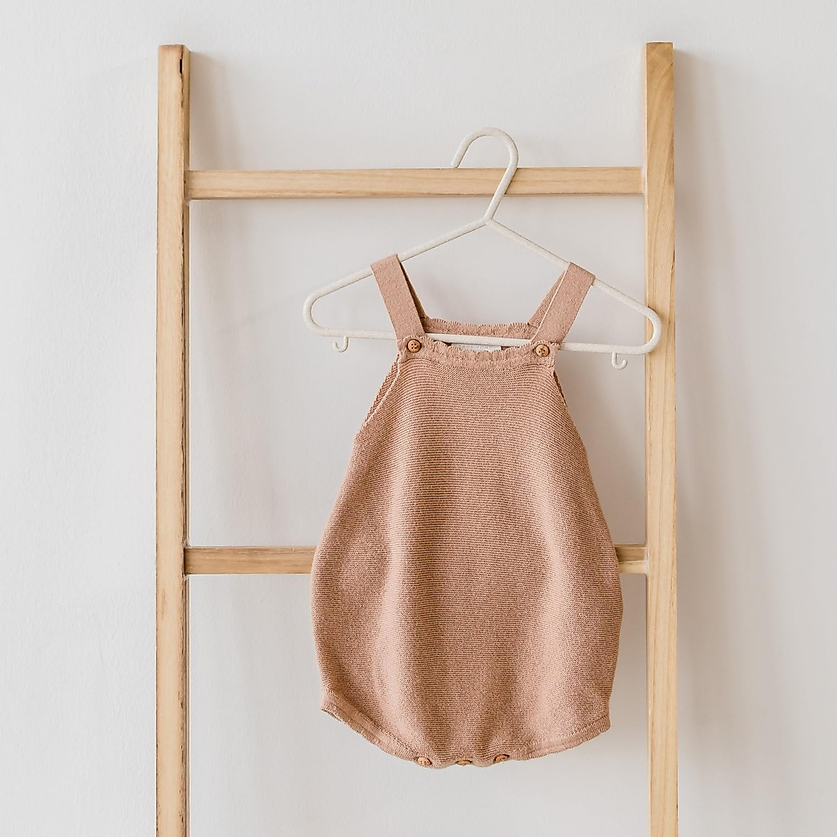 3 Sprouts Wheat Straw Plastic Hangers - 30-Pack Eco-Conscious Toddler Hangers for Child & Baby Clothes, Coats - Kid Closet Hangers Ideal for Small Girls, Boys, Children & Kids - Speckled Cream