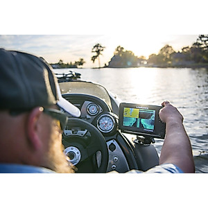 Lowrance HOOK Reveal 7x TripleShot - 7-inch Fish Finder with TripleShot Transducer, GPS Plotter (Renewed)