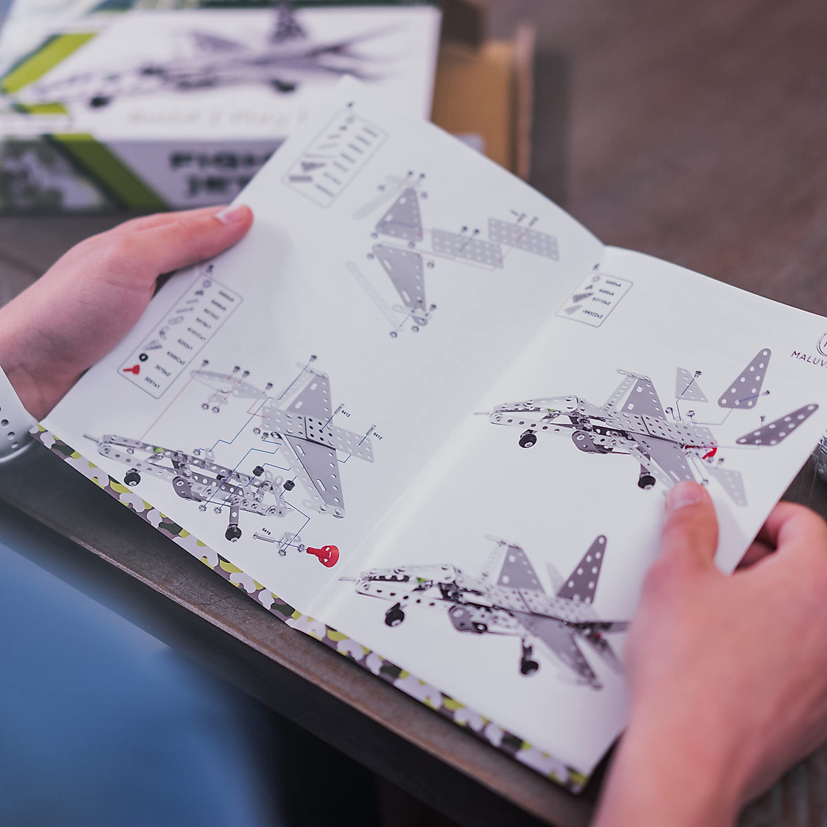 MALUVRIAN Erector Set Fighter Jet for Boys - Girls | Metal Model Airplane Kit for Adults Teens and Advanced Kids | Stem Toy | Educational and Engineering | 158 pcs