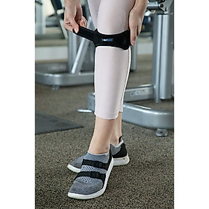 RiptGear Patella Tendon Support Strap - Adjustable Patella Knee Strap - Patellar Stabilizing Knee Compression Strap for Knee Pain - Tendon Strap for Jumpers Knee, Running and Sports (Black (1 Pack))