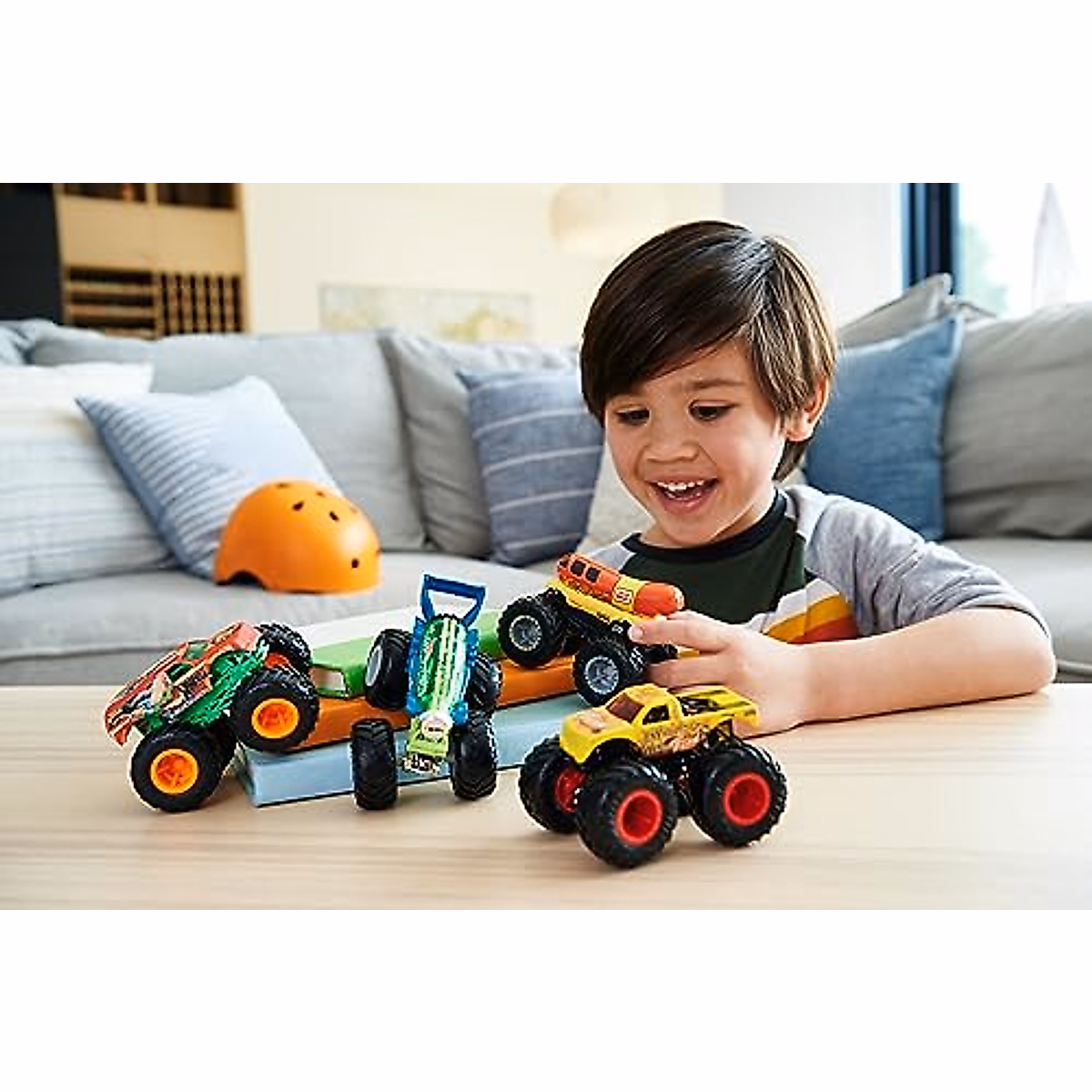 Hot Wheels Monster Trucks Set of 4 1:64 Scale Toy Trucks, Collectible Vehicles (Styles May Vary) (Amazon Exclusive)