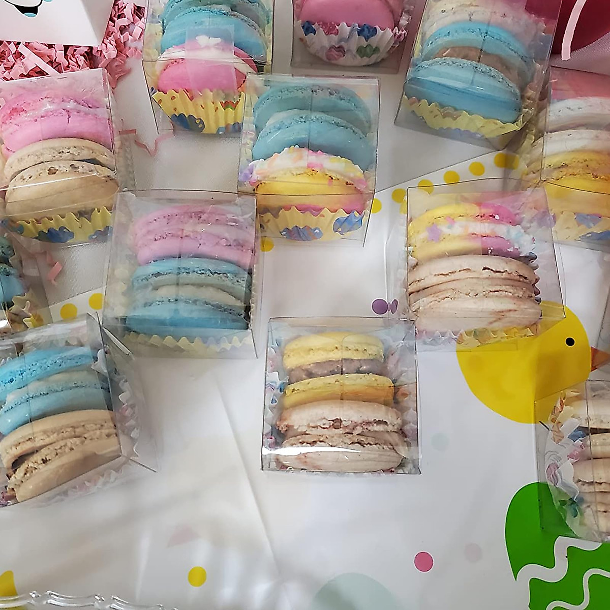 HOZEON 150 PCS Clear Favor Boxes 2 x 2 x 2 inches, Clear Plastic Gift Boxes, Transparent Gift Box for Candy, Cookies, gift, Wedding, Birthday Party, Cupcakes, Thanksgiving, Christmas