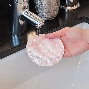 S&T INC. Makeup Remover Wipes for Skin Care with Laundry and Storage Bag, Reusable Makeup Wipes or Face Towels, Travel Essentials, Pink, 4.25 In. Diameter, 16PK