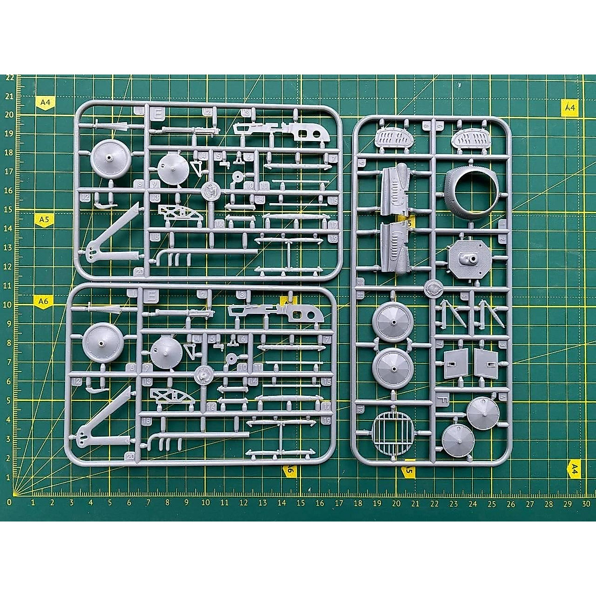 Roden 636 - 1/32 - SPAD XIIIc1 Scale Plastic Model Aircraft kit