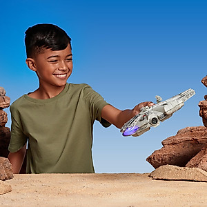 STAR WARS Micro Galaxy Squadron Assault Class Millennium Falcon - 7-Inch Vehicle with 1-Inch Han Solo, Chewbacca, Princess Leia and OBI-Wan Kenobi Micro Figures, Multicolor