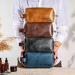 Personalized Leather Toiletry Bag for Men - Genuine Leather Dopp Kit, Perfect Gift for Groomsmen, Fathers Day, Wedding, Anniversary - Handcrafted Toiletry Bag