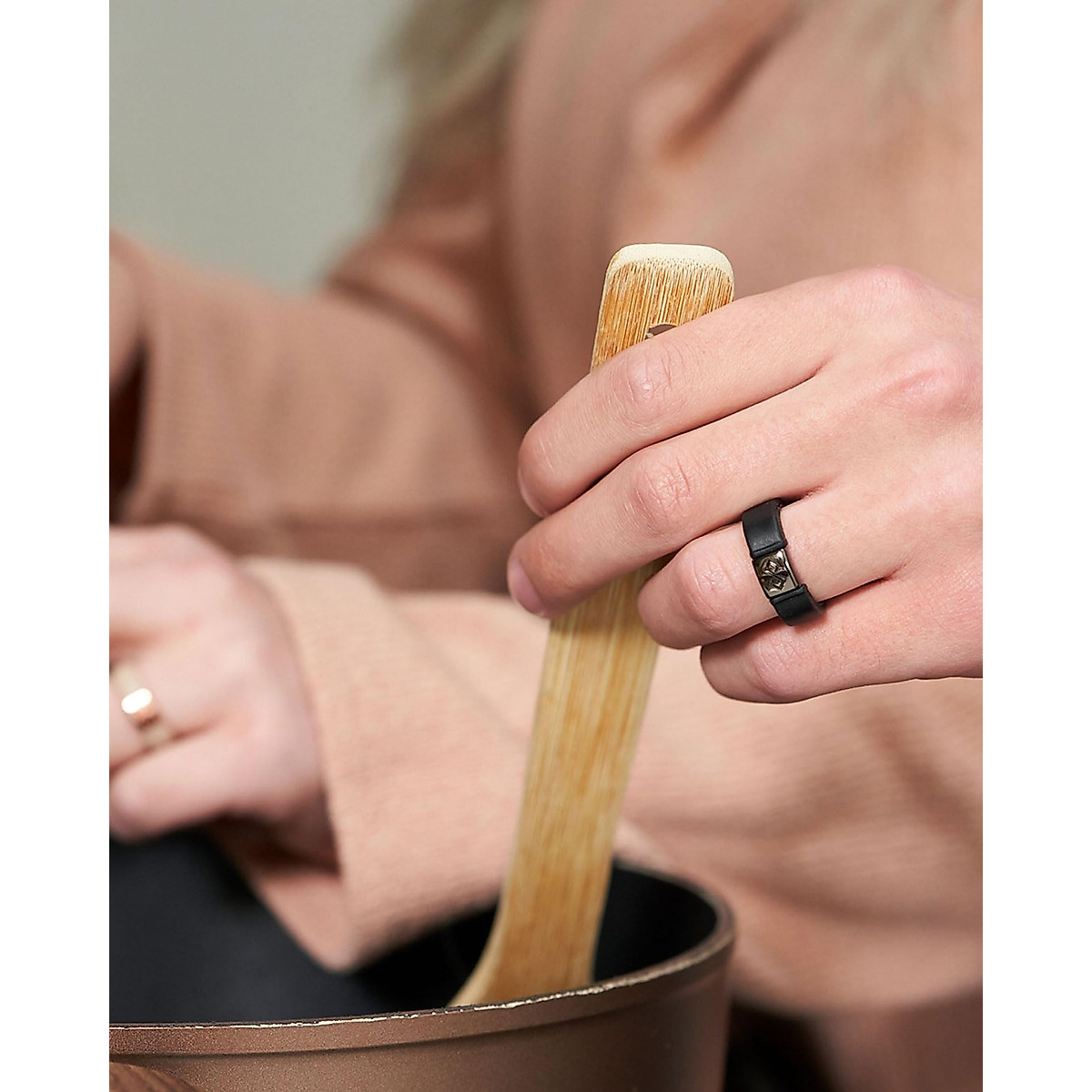 Rinfit Silicone Rings for Men - Mens/Womens Silicone Wedding Bands - Infinity Ring with Metal Plate - Rubber Rings Men/Women - Metalnfinity Collection - Gold & Black - Size 11