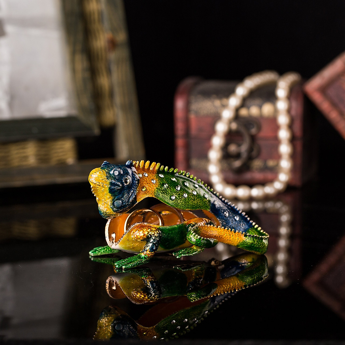 QIFU Hand Painted Enameled Lizard Style Decorative Jewelry Trinket Box Hinged