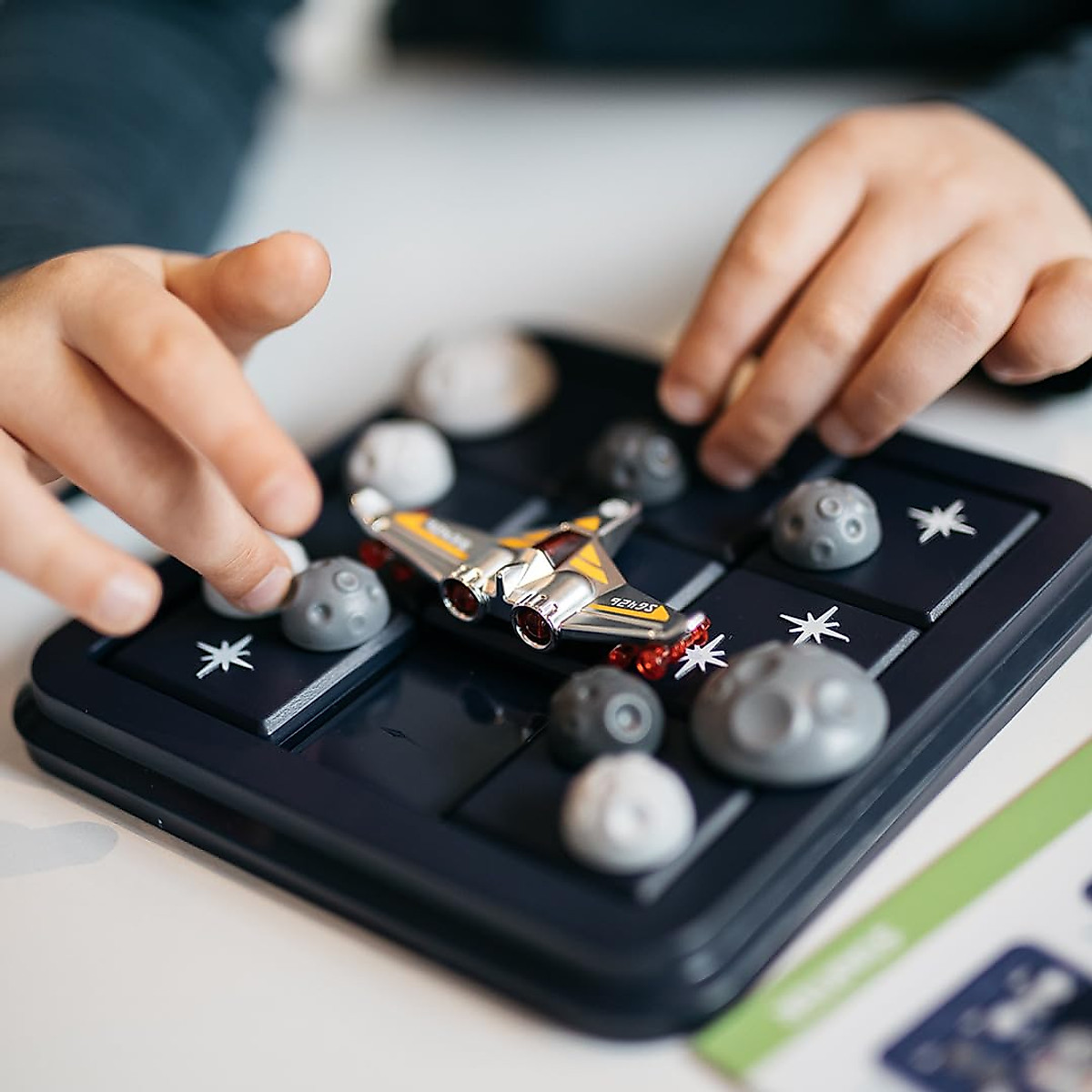 SmartGames Asteroid Escape Travel Sliding Puzzle Game Featuring 60 Challenges for Ages 8-Adult