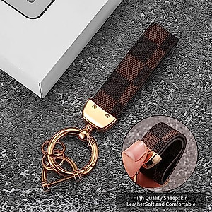 ALAHUGYEF Car Keychains, PU Car Key Chains with Zinc Alloy Ring, Universal Key Chains for Men and Women, Car Key Accessories - Brown Plaid