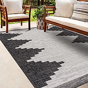 Djugun Indoor Outdoor Round Area Rug - Outside Porch Patio Rug Carpet - Waterproof Rug - Southwestern Tribal Look - 5'3" Circle/Circular - Black, Off White, Gray
