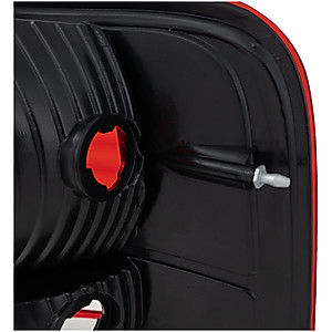 Garage-Pro Tail Light Compatible with 2004-2006 Ford F-150-Driver Side