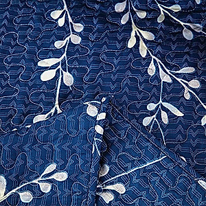 Exclusivo Mezcla Microfiber Quilted Throw Blanket, Flower Pattern Throw Blanket for Bed/Couch/Sofa, Soft and Lightweight (50"x 60",Navy)