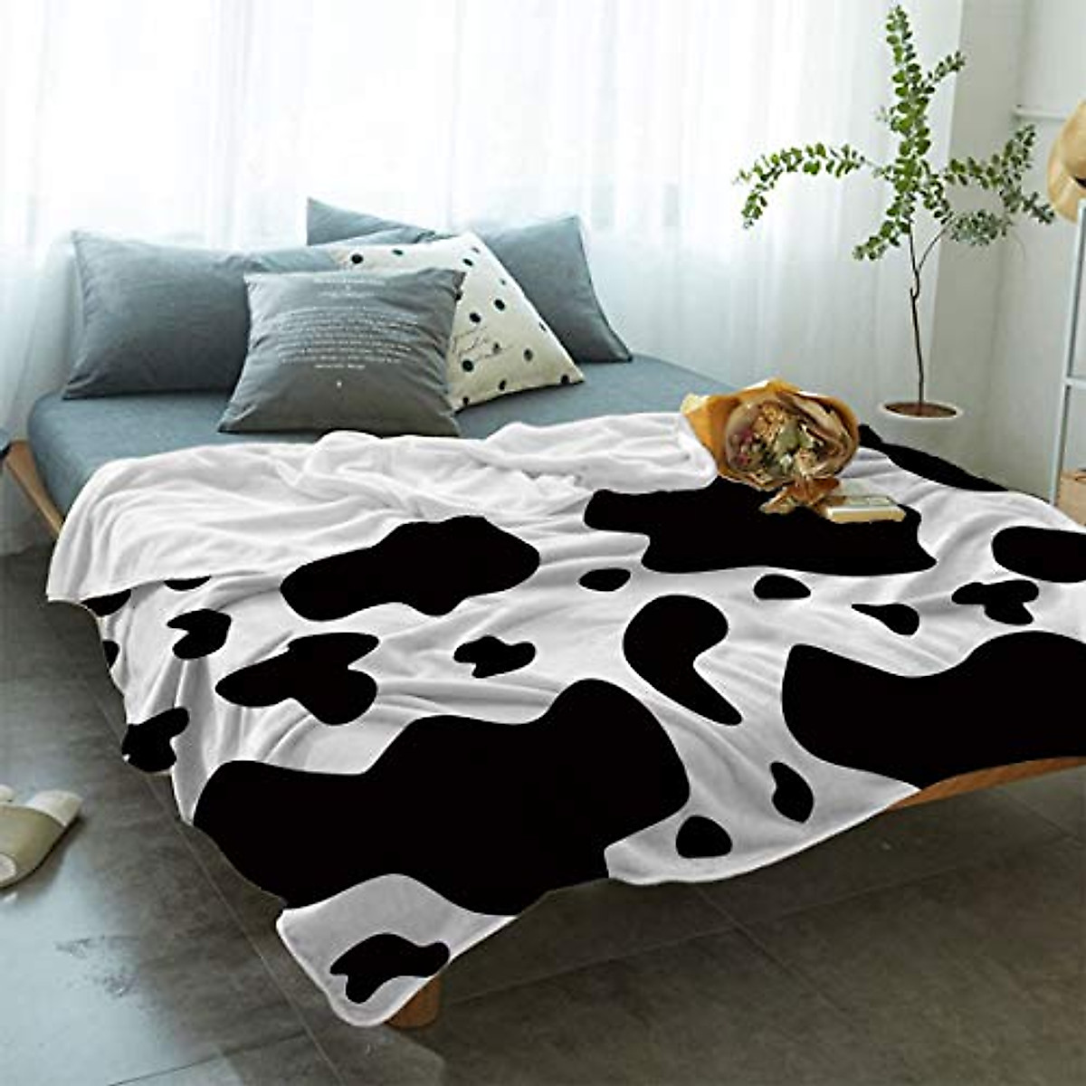 Singingin Super Soft Cozy Bed Fleece Blanket Throw Black and White Graffiti Dairy Cows Spots 39×49inch Fuzzy Plush Lightweight Couch Blankets Microfiber Provides Comfort and Warm All Season
