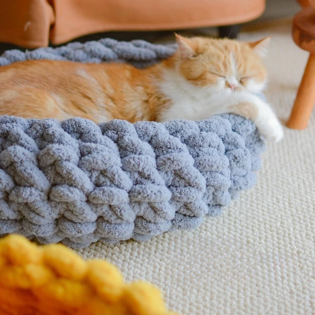 Cat Nest Bed – Premium Handwoven Washable Extra Soft and Warm Indoor House Furniture (Cloud White,Medium)