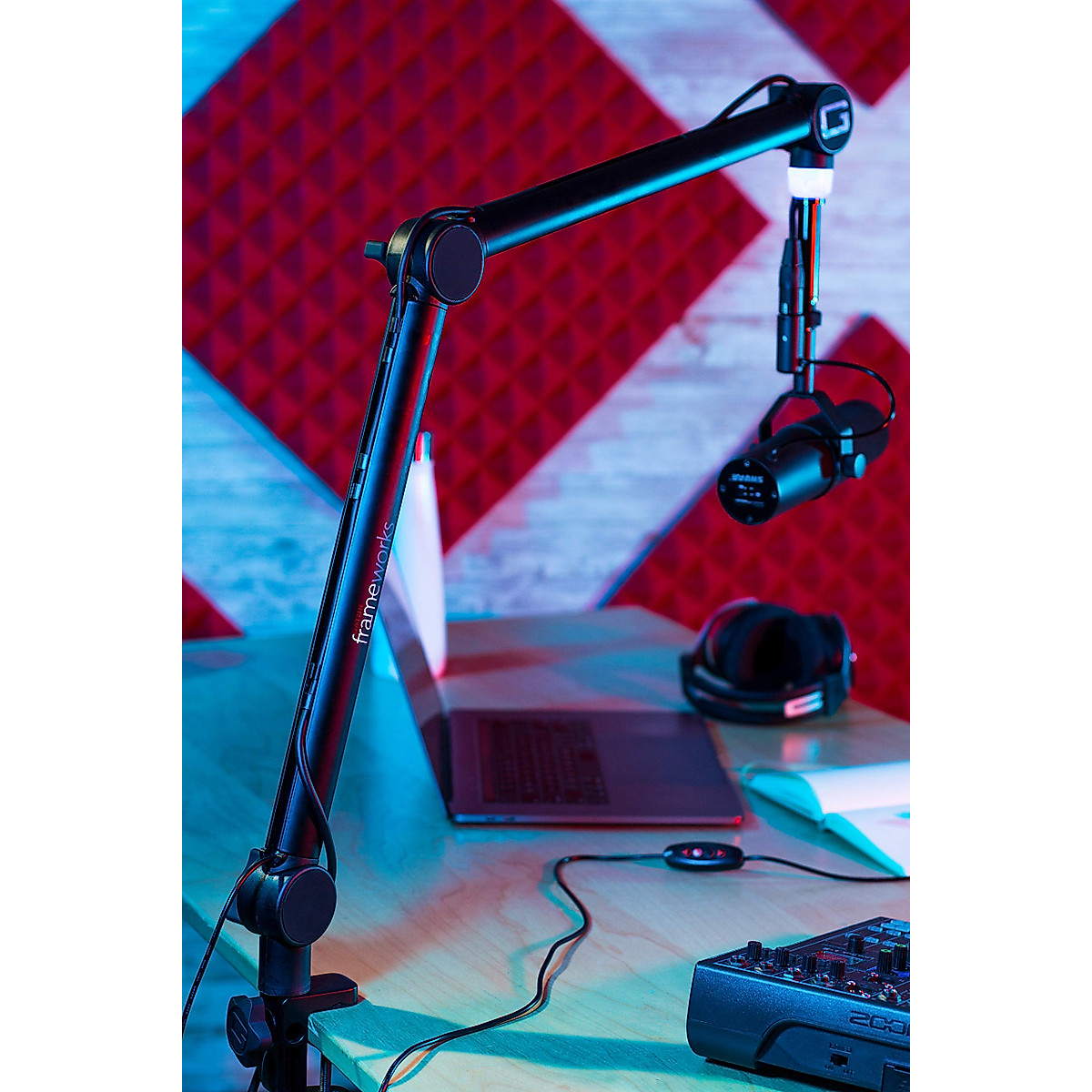 Gator Frameworks Professional Desktop Broadcast/Podcast Microphone Boom Stand with On-Air Indicator Light; Blue,Violet, & Red (GFWMICBCBM4000)