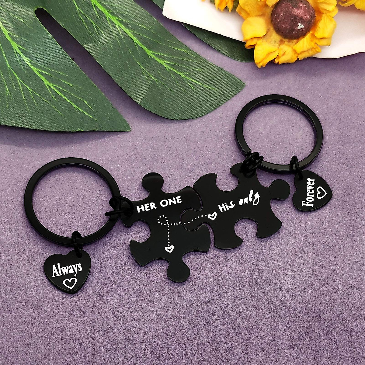 Vadaka Boyfriend Girlfriend Gift Keychain Couples Jewelry Couple Keychain Funny Couple Keyring for Him and Her Anniversary Valentine's Day Birthday Gifts for Husband Wife, His and Her Gifts