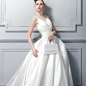 Larcenciel Women's Evening Handbags, Glitter Top Handle Evening Purse w/Chain, Silver Ladies Sequins Shoulder Crossbody Bag, Chic Guest Clutch for Party Prom Wedding Cocktail Club Dating,7.9x2.2x5.3in