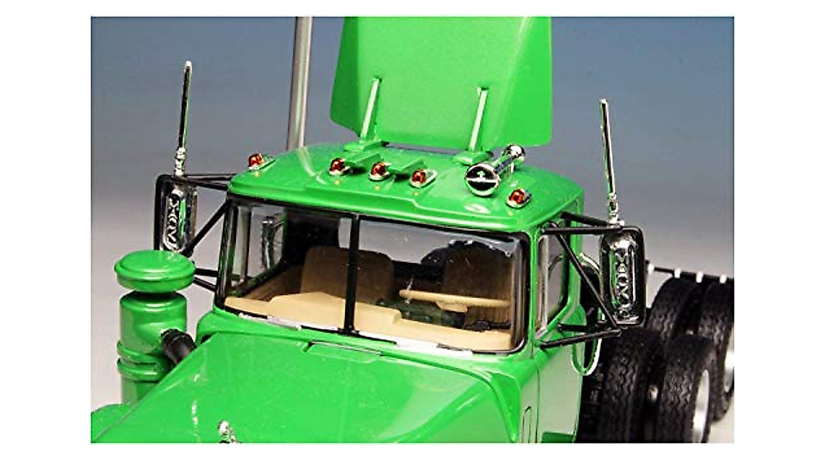 AMT Mack R685ST Semi Truck Model Kit | 1:25 Scale Detail