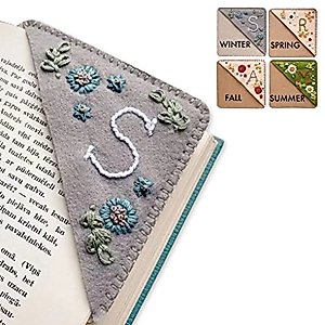 Flower Letter Embroidery Bookmarks,Personalized Embroidered Corner Bookmark,Felt Triangle Page Corner Handmade Bookmark,Cute Felt Triangle Bookmark Gifts Bookmarks for Book Lovers(Winter C)