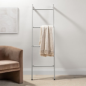 mDesign Metal Leaning Blanket and Towel Ladder - Blanket Ladder for Bedroom and Towel Ladder for Bathroom - Throw/Quilt Display Holder Rack - Nursery Wall Ladder - Blanket Ladder Decor - Light Gray