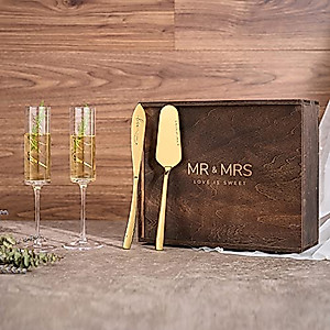 AW BRIDAL Champagne Glasses Engraved Mr & Mrs Gold Cake Cutting Set for Wedding Bridal Toasting Champagne Flutes, Wedding Gifts for Couple Cake Knife and Server Set for Anniversary Engagement Gifts