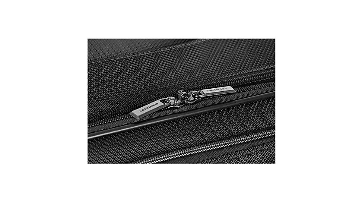 Kenneth Cole Reaction 20-Inch Expandable Spinner Suitcase