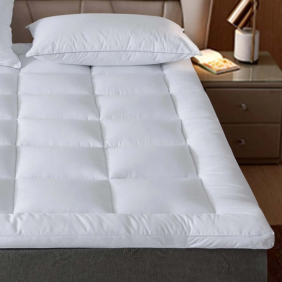 Mattress Topper Queen Size Down Alternative Overfilled White Pillow Top Mattress Cover Plush Super Soft 2 Inch Thick Mattress Pad